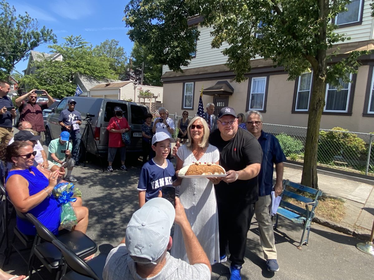 Phil ‘Scooter’ Rizzuto gets his street sign - Queens Ledger