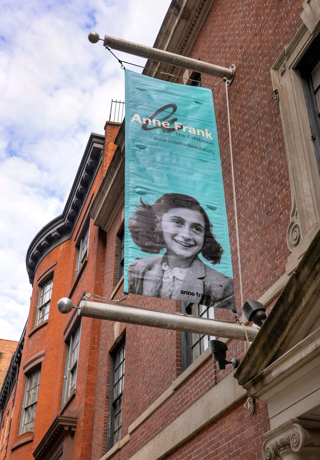 NYC Students Experience Anne Frank’s Legacy Through Exhibit - Queens Ledger