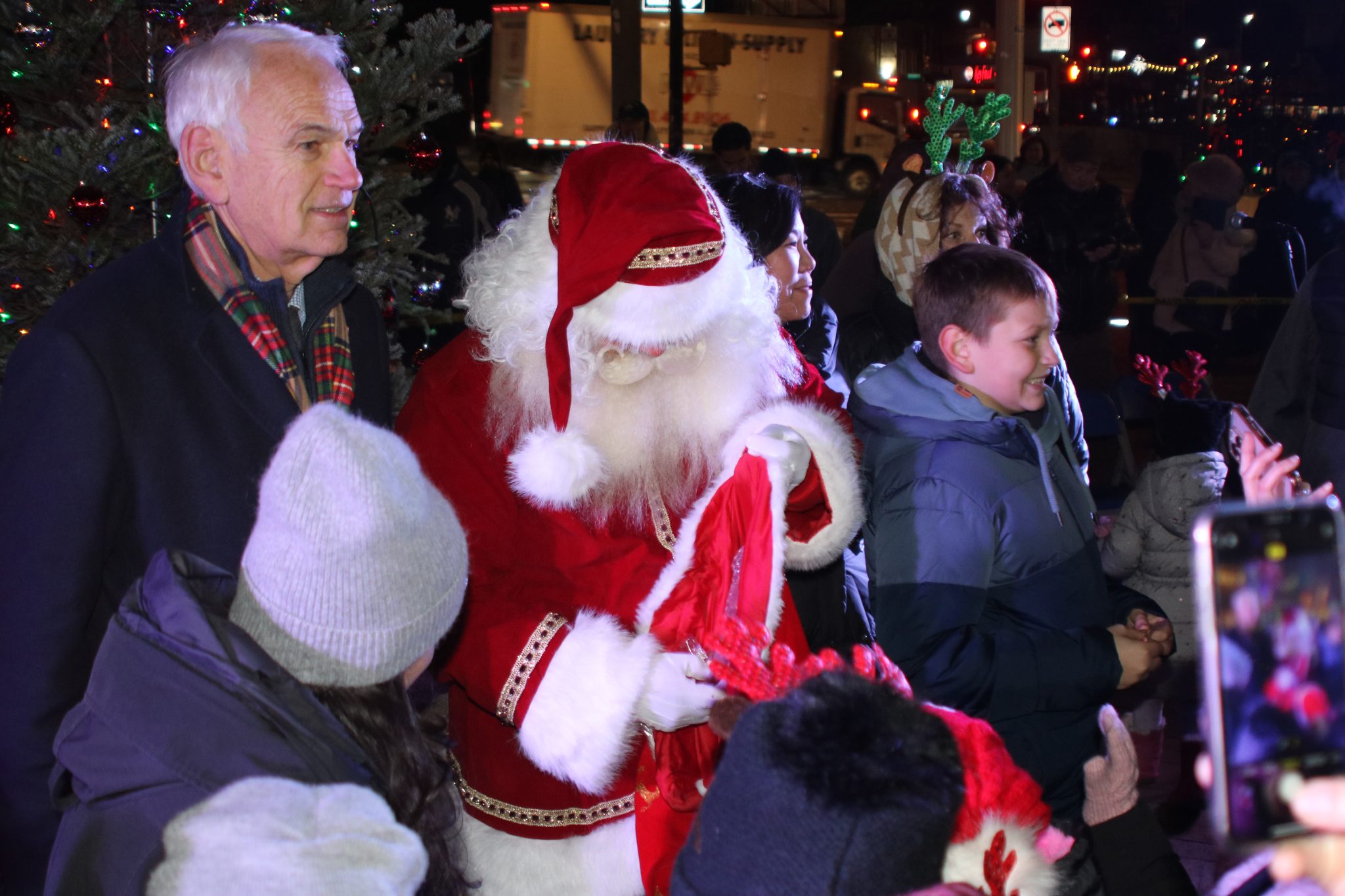 Maspeth Annual Tree Lighting - Queens Ledger